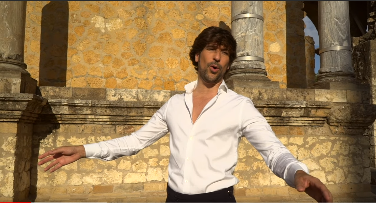 If you do not yet know #Seville, please look at this video and enjoy ...